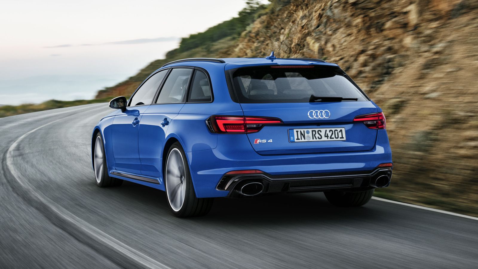 Λανσάρεται το νέο Audi RS4 Avant (+video) Λανσάρεται το νέο Audi RS4 A