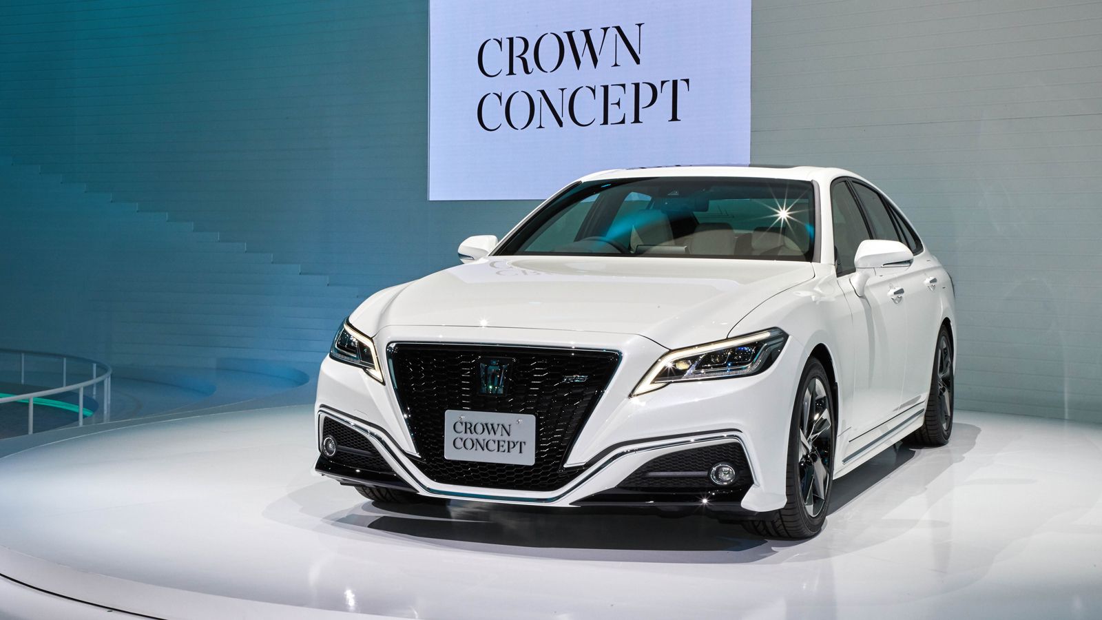 Προπομπός του νέου Toyota Crown